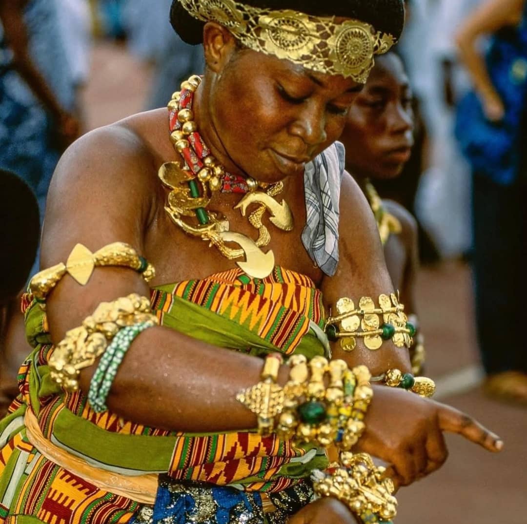The Rhythms of Adowa: A Dance of the Ashanti Of Ghana - African Nugget