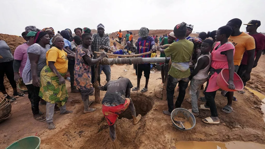 Bandit Activity Hampers Rescue Efforts for Trapped Miners in Nigeria